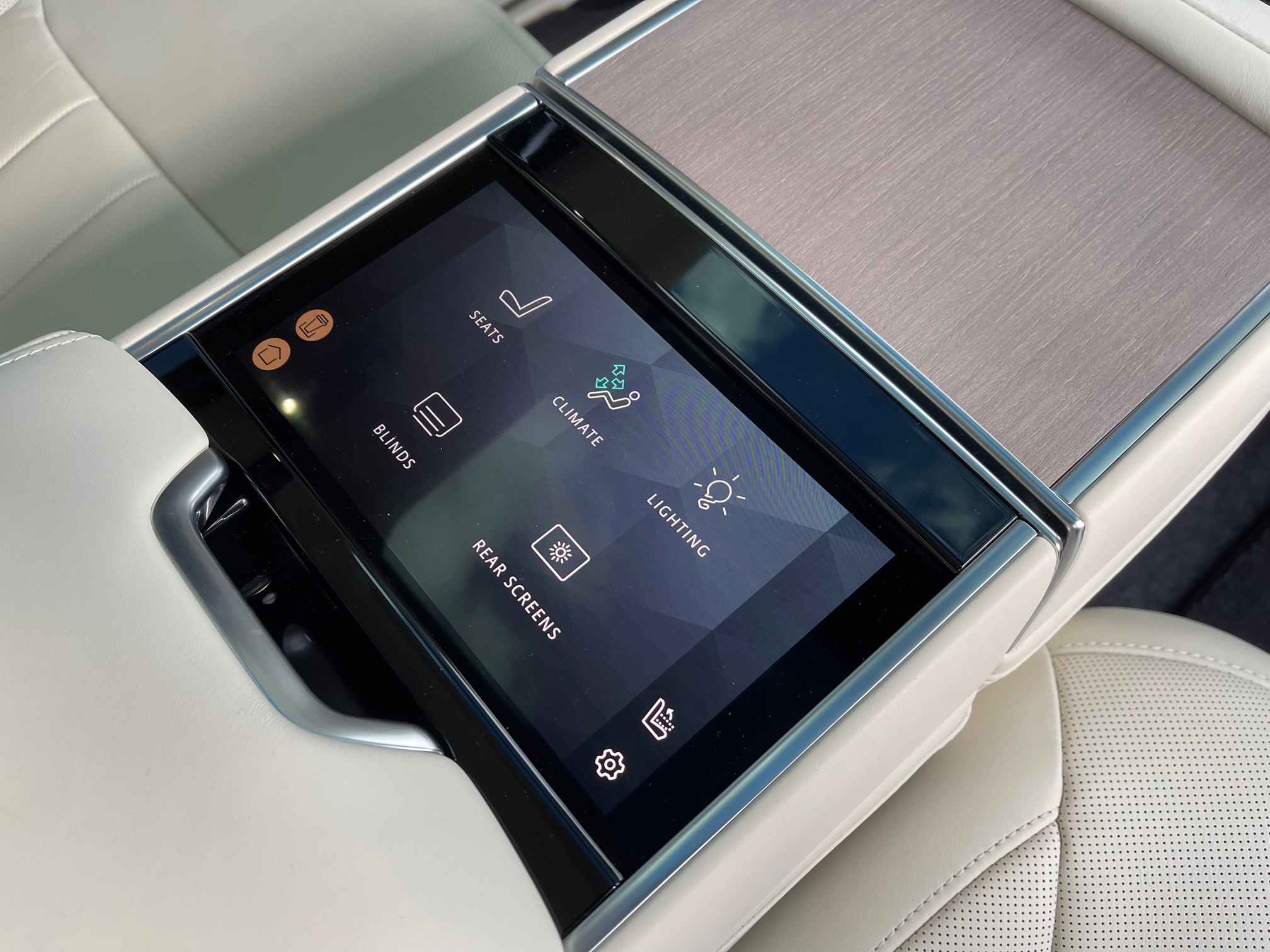 Land Rover New Range Rover LWB First Edition P530 - Weststar Motors